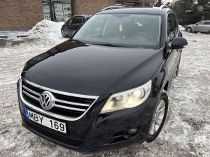 Black Volkswagen Tiguan 2009 in Kaunas, with an engine capacity of 1.98 L and mileage of 225 thousand km for 4999 €, photo 2 on AUTOMOTO.COM.LV