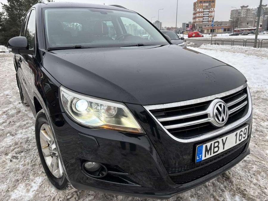 Black Volkswagen Tiguan 2009 in Kaunas, with an engine capacity of 1.98 L and mileage of 225 thousand km for 4999 €, photo 13 on AUTOMOTO.COM.LV