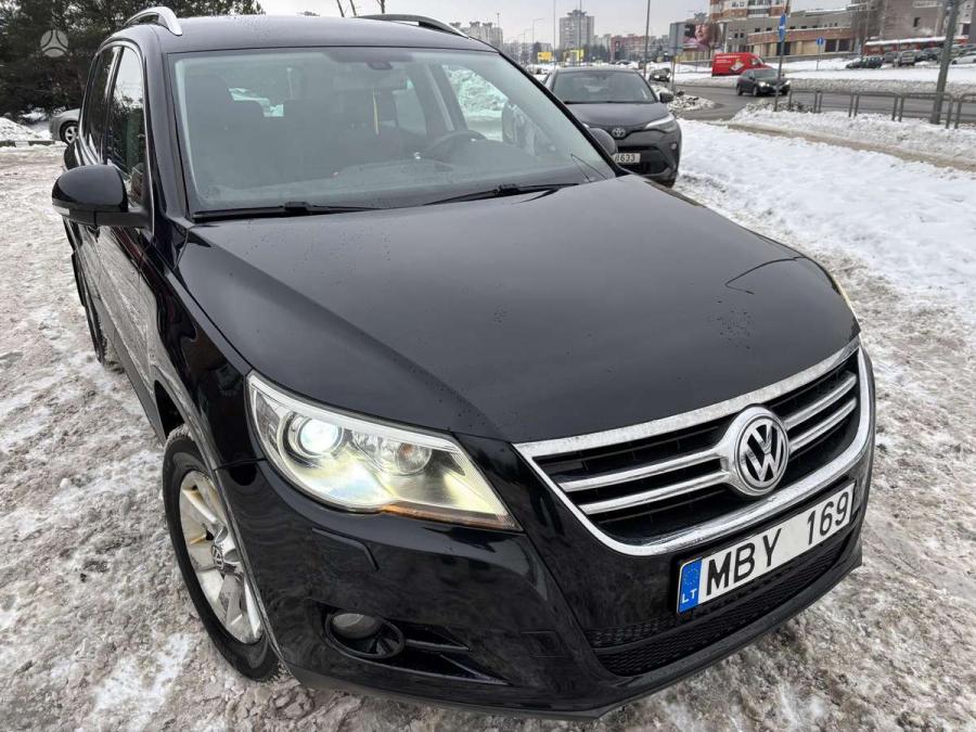 Black Volkswagen Tiguan 2009 in Kaunas, with an engine capacity of 1.98 L and mileage of 225 thousand km for 4999 €, photo 14 on AUTOMOTO.COM.LV