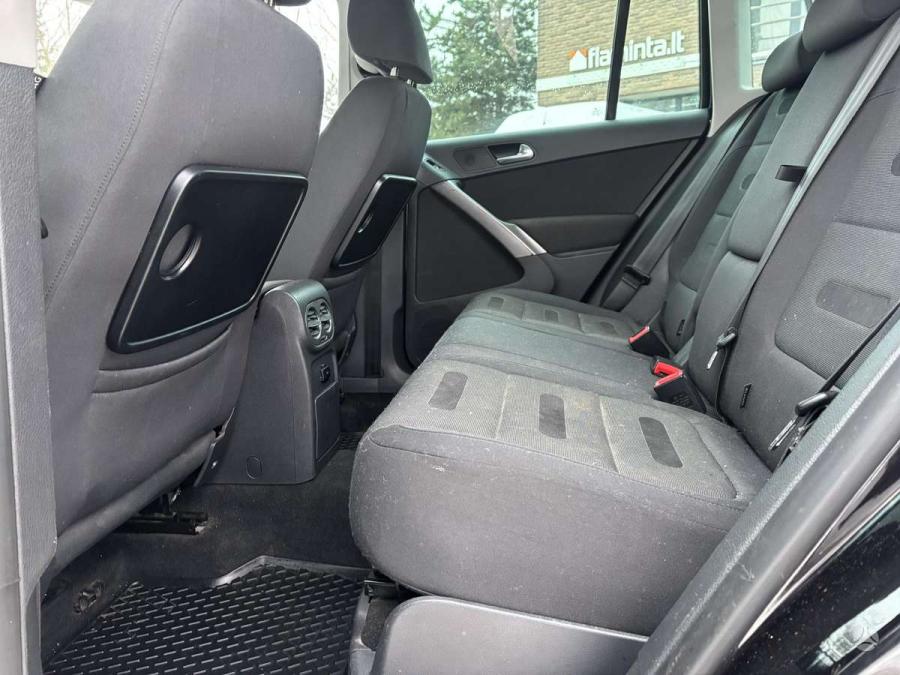 Black Volkswagen Tiguan 2009 in Kaunas, with an engine capacity of 1.98 L and mileage of 225 thousand km for 4999 €, photo 17 on AUTOMOTO.COM.LV