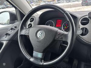 Black Volkswagen Tiguan 2009 in Kaunas, with an engine capacity of 1.98 L and mileage of 225 thousand km for 4999 €, photo 30 on AUTOMOTO.COM.LV