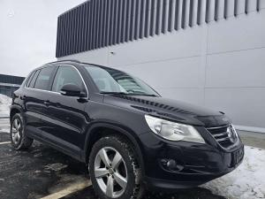 Melns Volkswagen Tiguan 2009 Kauņa, ar dzinēja tilpumu 1.97 L un nobraukumu 295 tūkst. km par 6100 €, foto 4 vietnē AUTOMOTO.COM.LV