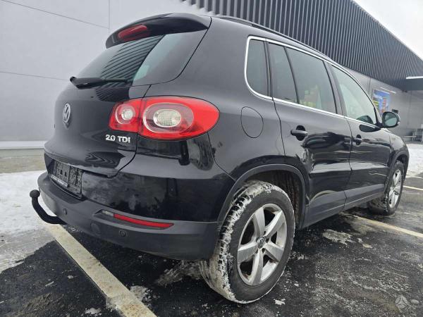 Melns Volkswagen Tiguan 2009 Kauņa, ar dzinēja tilpumu 1.97 L un nobraukumu 295 tūkst. km par 6100 €, foto 6 vietnē AUTOMOTO.COM.LV