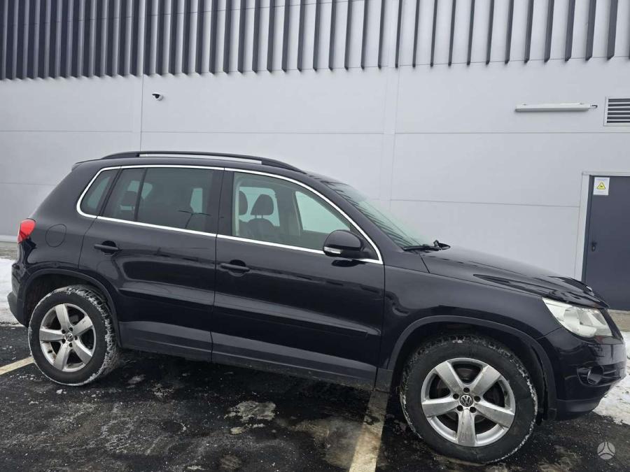Melns Volkswagen Tiguan 2009 Kauņa, ar dzinēja tilpumu 1.97 L un nobraukumu 295 tūkst. km par 6100 €, foto 7 vietnē AUTOMOTO.COM.LV