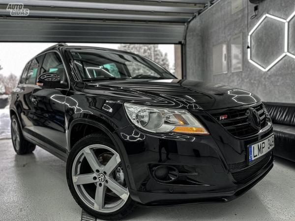 Black Volkswagen Tiguan 2009 in Kaunas, with an engine capacity of 2.00 L and mileage of 311 thousand km for 6650 €, photo 3 on AUTOMOTO.COM.LV