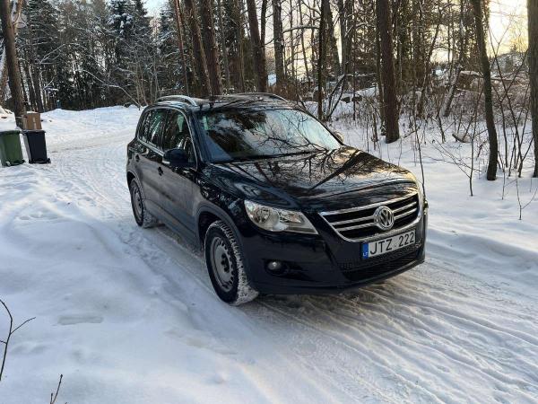 Melns Volkswagen Tiguan 2009 Viļņa, ar dzinēja tilpumu 1.97 L un nobraukumu 299 tūkst. km par 7000 €, foto 1 vietnē AUTOMOTO.COM.LV
