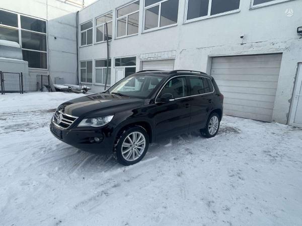 Melns Volkswagen Tiguan 2009 Marijampole, ar dzinēja tilpumu 1.98 L un nobraukumu 256 tūkst. km par 5200 €, foto 1 vietnē AUTOMOTO.COM.LV