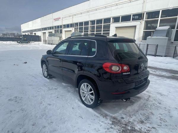 Melns Volkswagen Tiguan 2009 Marijampole, ar dzinēja tilpumu 1.98 L un nobraukumu 256 tūkst. km par 5200 €, foto 4 vietnē AUTOMOTO.COM.LV
