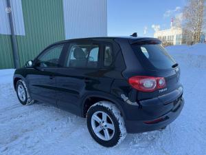 Melns Volkswagen Tiguan 2009 Šauļi, ar dzinēja tilpumu 2.00 L un nobraukumu 325 tūkst. km par 4300 €, foto 2 vietnē AUTOMOTO.COM.LV