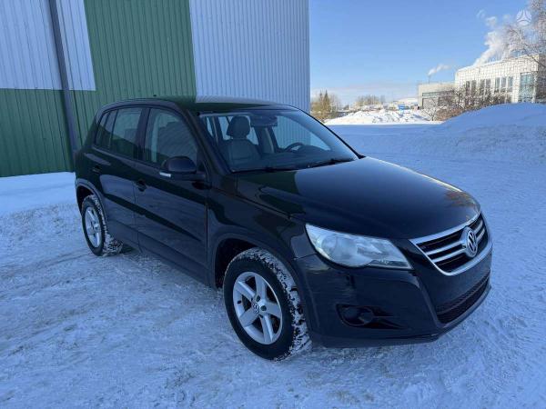 Melns Volkswagen Tiguan 2009 Šauļi, ar dzinēja tilpumu 2.00 L un nobraukumu 325 tūkst. km par 4300 €, foto 3 vietnē AUTOMOTO.COM.LV