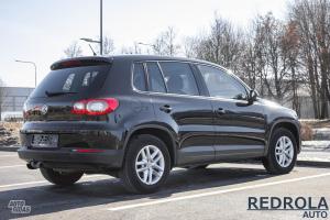 Black Volkswagen Tiguan 2009 in Kaunas, with an engine capacity of 1.40 L and mileage of 145 thousand km for 5700 €, photo 4 on AUTOMOTO.COM.LV
