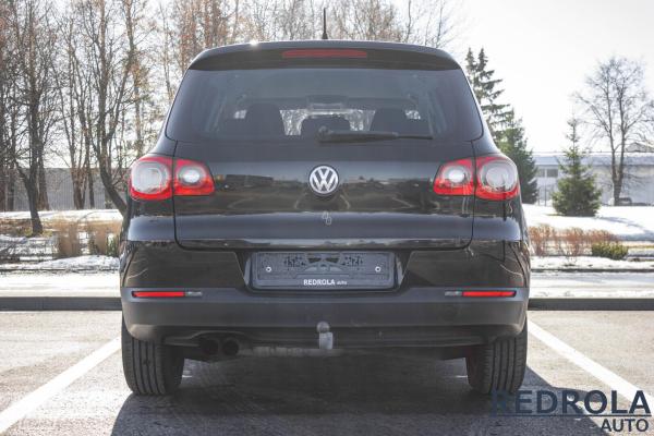 Melns Volkswagen Tiguan 2009 Kauņa, ar dzinēja tilpumu 1.40 L un nobraukumu 145 tūkst. km par 5700 €, foto 5 vietnē AUTOMOTO.COM.LV