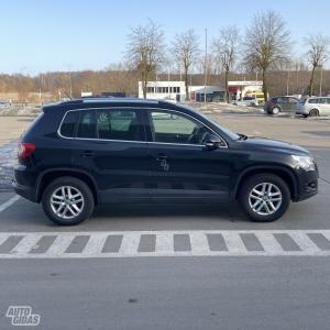 Black Volkswagen Tiguan 2009 in Siauliai, with an engine capacity of 2.00 L and mileage of 250 thousand km for 4499 €, photo 6 on AUTOMOTO.COM.LV