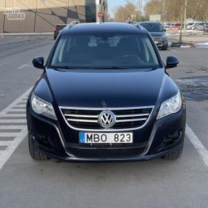 Black Volkswagen Tiguan 2009 in Siauliai, with an engine capacity of 2.00 L and mileage of 250 thousand km for 4499 €, photo 8 on AUTOMOTO.COM.LV