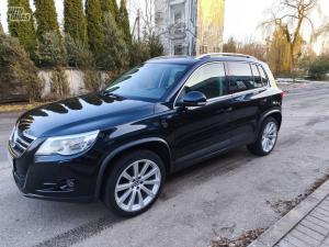 Melns Volkswagen Tiguan 2009 Kauņa, ar dzinēja tilpumu 2.00 L un nobraukumu 185 tūkst. km par 4500 €, foto  vietnē AUTOMOTO.COM.LV
