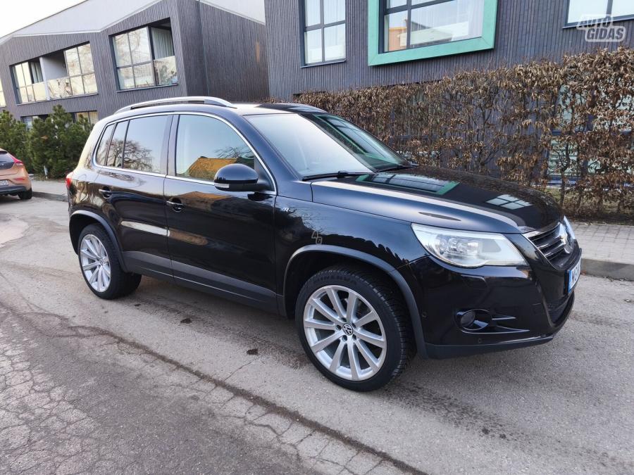 Melns Volkswagen Tiguan 2009 Kauņa, ar dzinēja tilpumu 2.00 L un nobraukumu 185 tūkst. km par 4500 €, foto 3 vietnē AUTOMOTO.COM.LV