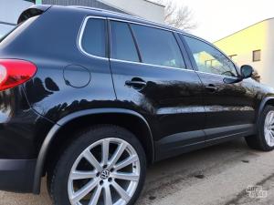 Melns Volkswagen Tiguan 2009 Kauņa, ar dzinēja tilpumu 2.00 L un nobraukumu 185 tūkst. km par 4500 €, foto 10 vietnē AUTOMOTO.COM.LV