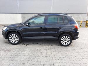 Melns Volkswagen Tiguan 2009 Viļņa, ar dzinēja tilpumu 2.00 L un nobraukumu 265 tūkst. km par 5500 €, foto  vietnē AUTOMOTO.COM.LV