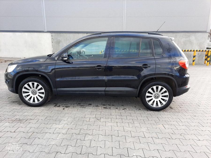 Melns Volkswagen Tiguan 2009 Viļņa, ar dzinēja tilpumu 2.00 L un nobraukumu 265 tūkst. km par 5500 €, foto 1 vietnē AUTOMOTO.COM.LV