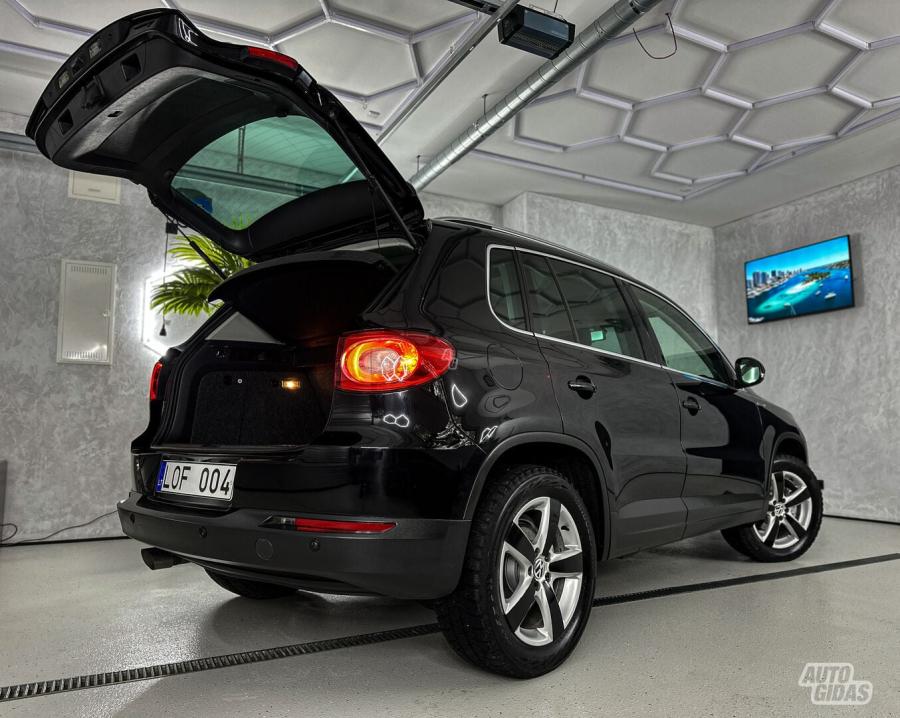 Melns Volkswagen Tiguan 2009 Kauņa, ar dzinēja tilpumu 2.00 L un nobraukumu 261 tūkst. km par 6950 €, foto 12 vietnē AUTOMOTO.COM.LV