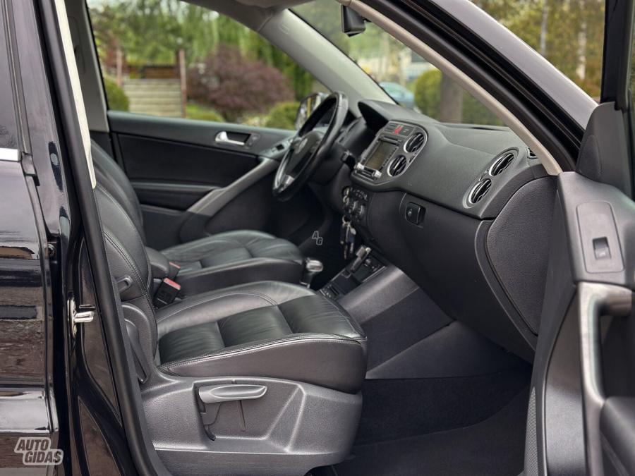 Melns Volkswagen Tiguan 2009 Kauņa, ar dzinēja tilpumu 2.00 L un nobraukumu 261 tūkst. km par 6950 €, foto 30 vietnē AUTOMOTO.COM.LV
