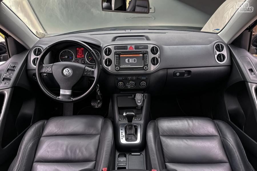 Melns Volkswagen Tiguan 2009 Kauņa, ar dzinēja tilpumu 2.00 L un nobraukumu 261 tūkst. km par 6950 €, foto 31 vietnē AUTOMOTO.COM.LV