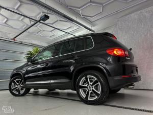 Melns Volkswagen Tiguan 2009 Kauņa, ar dzinēja tilpumu 2.00 L un nobraukumu 261 tūkst. km par 6950 €, foto 5 vietnē AUTOMOTO.COM.LV