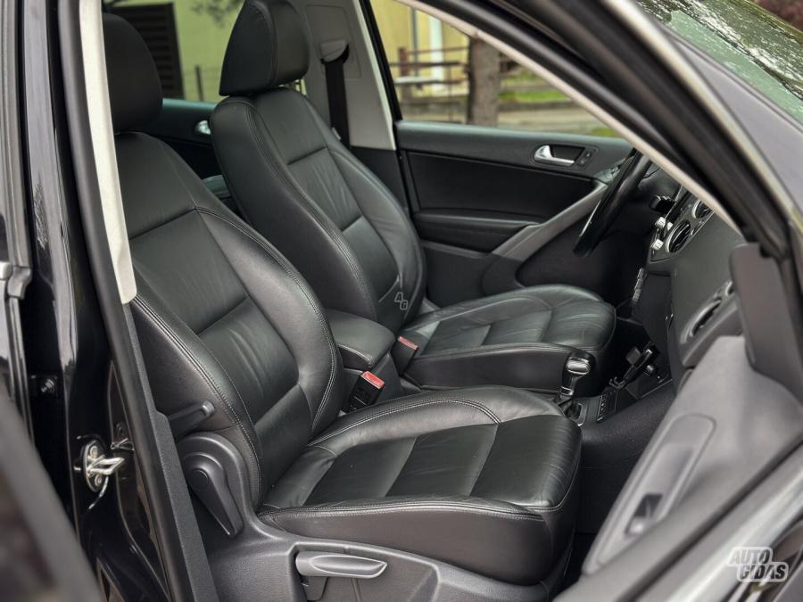 Melns Volkswagen Tiguan 2009 Kauņa, ar dzinēja tilpumu 2.00 L un nobraukumu 261 tūkst. km par 6950 €, foto 27 vietnē AUTOMOTO.COM.LV