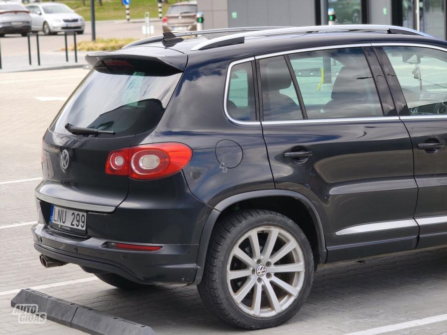 Black Volkswagen Tiguan 2009 in Vilnius, with an engine capacity of 2.00 L and mileage of 217 thousand km for 4500 €, photo 5 on AUTOMOTO.COM.LV