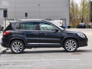 Black Volkswagen Tiguan 2009 in Vilnius, with an engine capacity of 2.00 L and mileage of 217 thousand km for 4500 €, photo 6 on AUTOMOTO.COM.LV