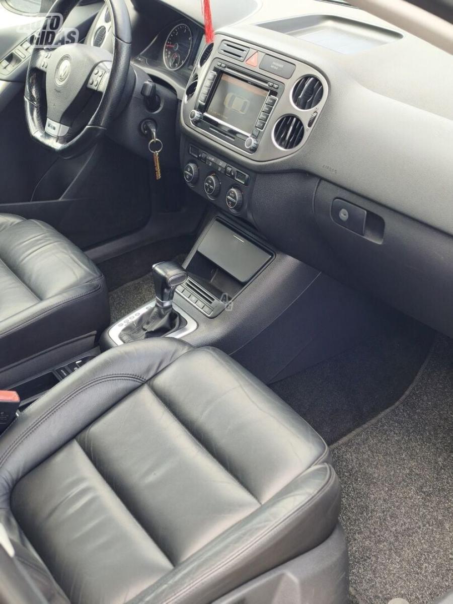 Black Volkswagen Tiguan 2009 in Vilnius, with an engine capacity of 2.00 L and mileage of 217 thousand km for 4500 €, photo 11 on AUTOMOTO.COM.LV