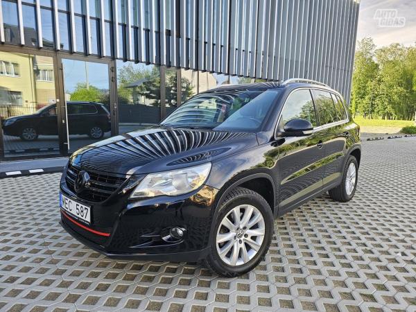 Black Volkswagen Tiguan 2009 in Kaunas, with an engine capacity of 2.00 L and mileage of 256 thousand km for 5700 €, photo 2 on AUTOMOTO.COM.LV