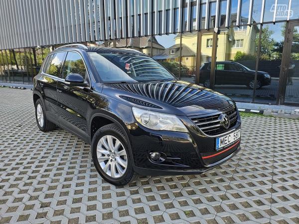 Black Volkswagen Tiguan 2009 in Kaunas, with an engine capacity of 2.00 L and mileage of 256 thousand km for 5700 €, photo 3 on AUTOMOTO.COM.LV