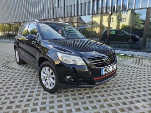 Black Volkswagen Tiguan 2009 in Kaunas, with an engine capacity of 2.00 L and mileage of 256 thousand km for 5700 €, photo 6 on AUTOMOTO.COM.LV