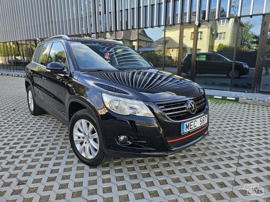 Black Volkswagen Tiguan 2009 in Kaunas, with an engine capacity of 2.00 L and mileage of 256 thousand km for 5700 €, photo 6 on AUTOMOTO.COM.LV