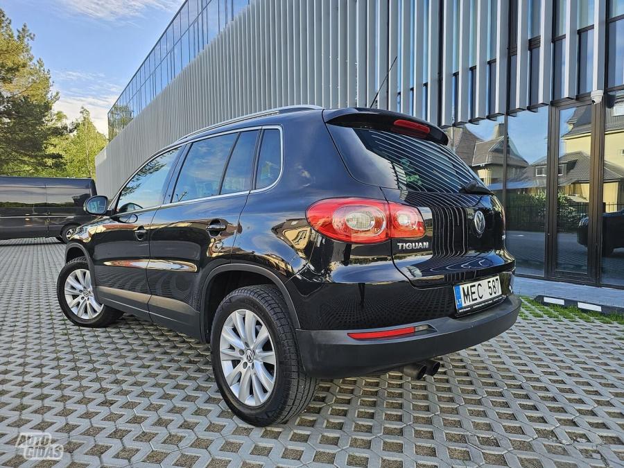 Black Volkswagen Tiguan 2009 in Kaunas, with an engine capacity of 2.00 L and mileage of 256 thousand km for 5700 €, photo 10 on AUTOMOTO.COM.LV