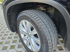 Black Volkswagen Tiguan 2009 in Kaunas, with an engine capacity of 2.00 L and mileage of 256 thousand km for 5700 €, photo 14 on AUTOMOTO.COM.LV
