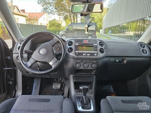 Black Volkswagen Tiguan 2009 in Kaunas, with an engine capacity of 2.00 L and mileage of 256 thousand km for 5700 €, photo 16 on AUTOMOTO.COM.LV