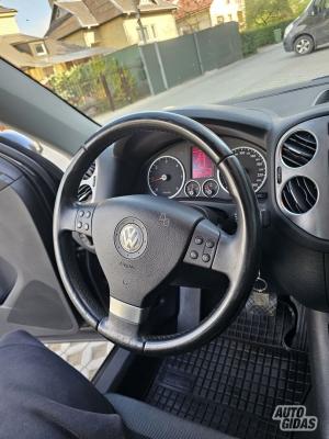 Black Volkswagen Tiguan 2009 in Kaunas, with an engine capacity of 2.00 L and mileage of 256 thousand km for 5700 €, photo 17 on AUTOMOTO.COM.LV