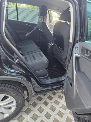 Black Volkswagen Tiguan 2009 in Kaunas, with an engine capacity of 2.00 L and mileage of 256 thousand km for 5700 €, photo 18 on AUTOMOTO.COM.LV