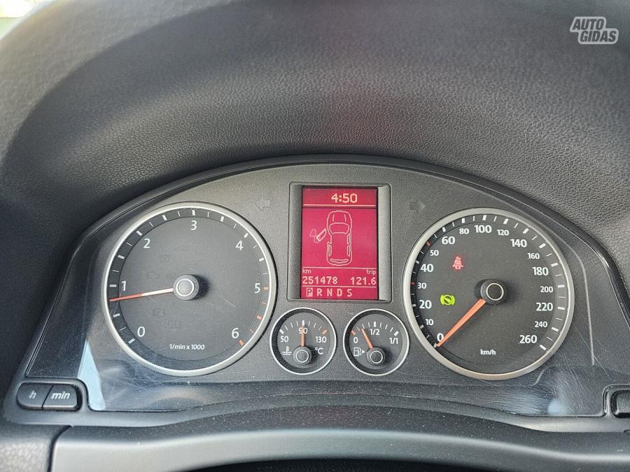 Black Volkswagen Tiguan 2009 in Kaunas, with an engine capacity of 2.00 L and mileage of 256 thousand km for 5700 €, photo 21 on AUTOMOTO.COM.LV