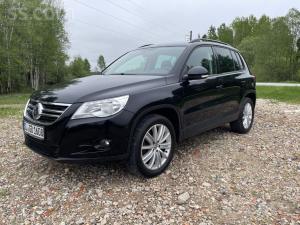 Melns Volkswagen Tiguan 2009 Cēsis, ar dzinēja tilpumu 2.00 L un nobraukumu 0 tūkst. km par 6390 €, foto  vietnē AUTOMOTO.COM.LV