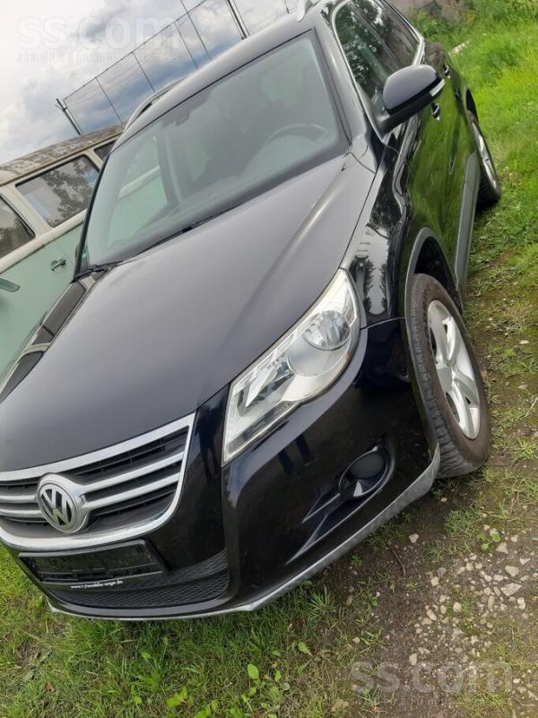 Melns Volkswagen Tiguan 2009 Rīga, ar dzinēja tilpumu 1.40 L un nobraukumu 187 tūkst. km par 5900 €, foto 1 vietnē AUTOMOTO.COM.LV