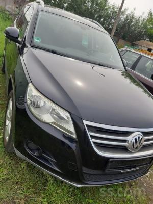 Black Volkswagen Tiguan 2009 in Riga, with an engine capacity of 1.40 L and mileage of 187 thousand km for 5900 €, photo 4 on AUTOMOTO.COM.LV