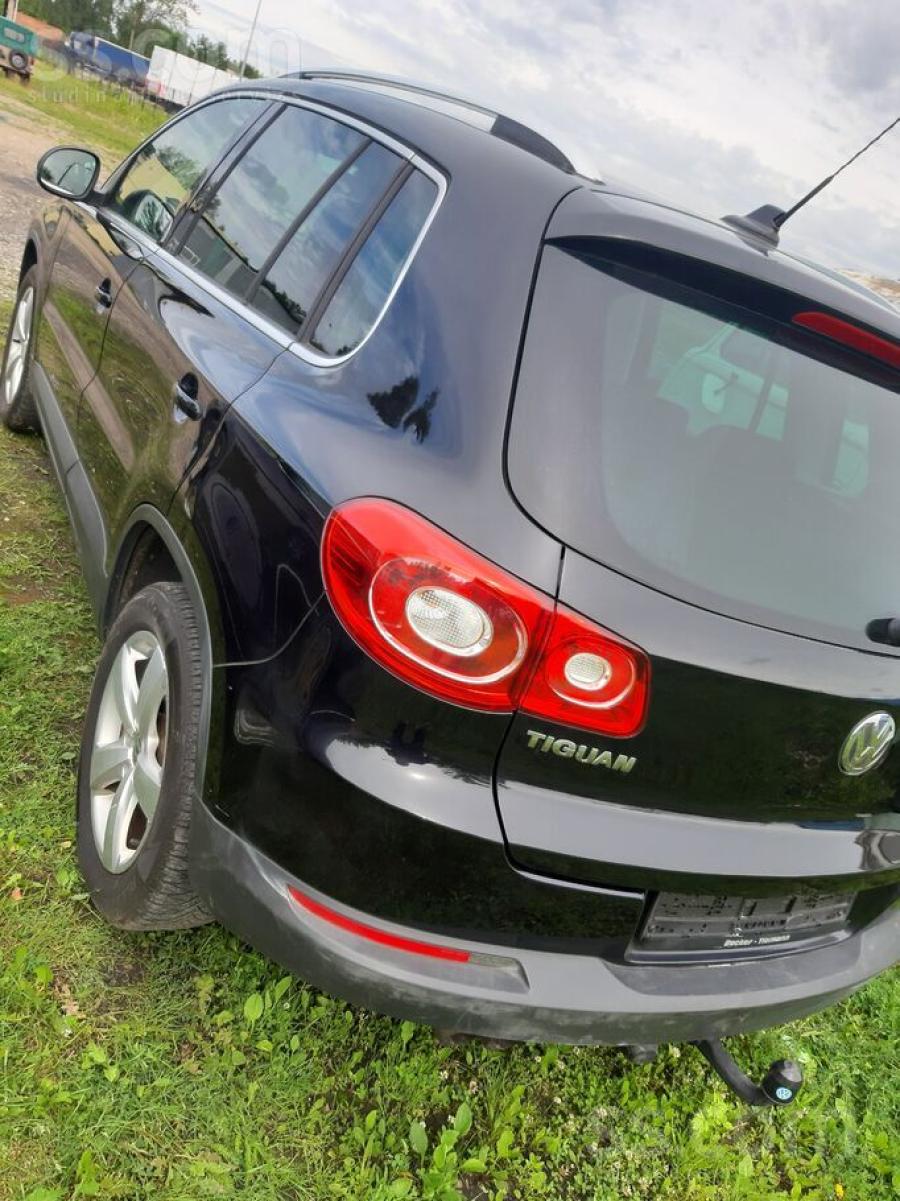 Black Volkswagen Tiguan 2009 in Riga, with an engine capacity of 1.40 L and mileage of 187 thousand km for 5900 €, photo 6 on AUTOMOTO.COM.LV