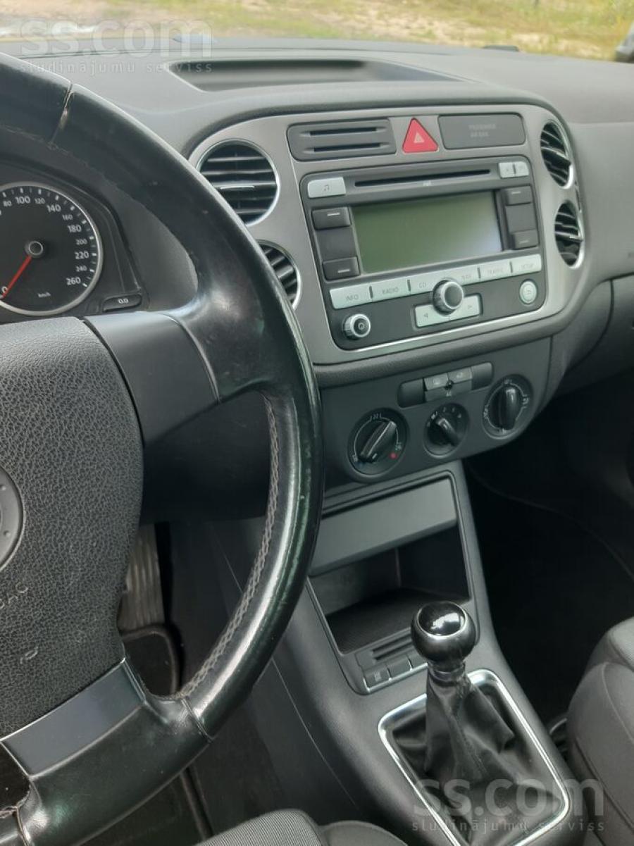 Black Volkswagen Tiguan 2009 in Riga, with an engine capacity of 1.40 L and mileage of 187 thousand km for 5900 €, photo 9 on AUTOMOTO.COM.LV