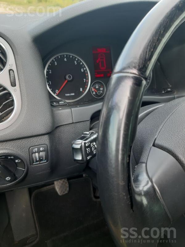 Melns Volkswagen Tiguan 2009 Rīga, ar dzinēja tilpumu 1.40 L un nobraukumu 187 tūkst. km par 5900 €, foto 10 vietnē AUTOMOTO.COM.LV