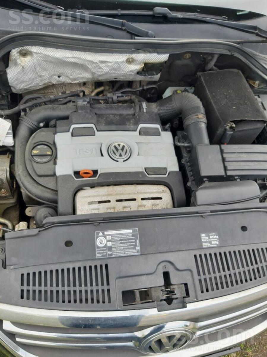 Black Volkswagen Tiguan 2009 in Riga, with an engine capacity of 1.40 L and mileage of 187 thousand km for 5900 €, photo 14 on AUTOMOTO.COM.LV