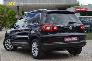 Black Volkswagen Tiguan 2009 in Tukums, with an engine capacity of 1.40 L and mileage of 215 thousand km for 6795 €, photo 5 on AUTOMOTO.COM.LV