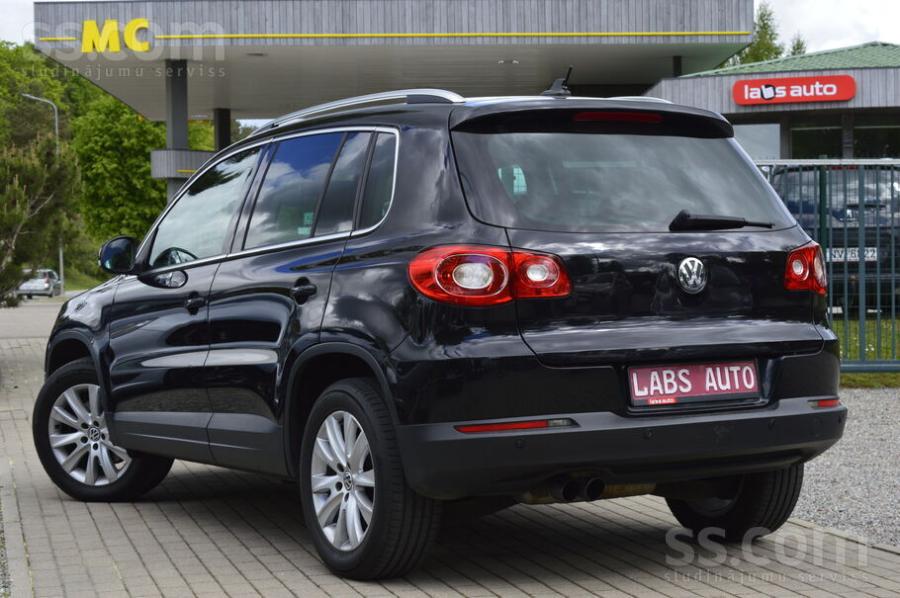 Black Volkswagen Tiguan 2009 in Tukums, with an engine capacity of 1.40 L and mileage of 215 thousand km for 6795 €, photo 5 on AUTOMOTO.COM.LV